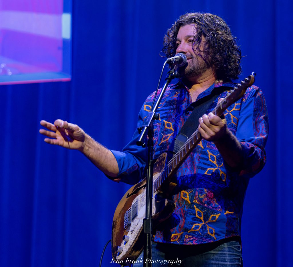 Photo – Tab Benoit